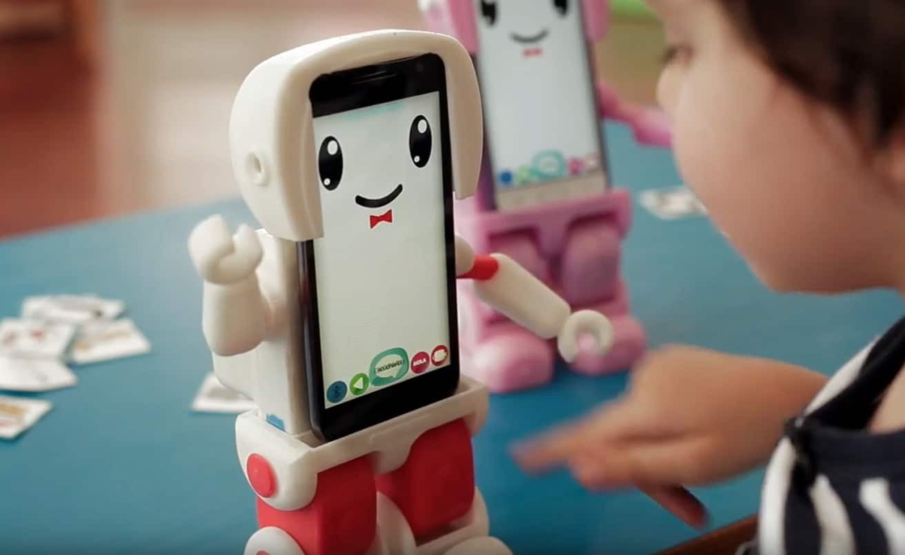 SIMA robot, a social robot to improve the assistance to the chronic ...